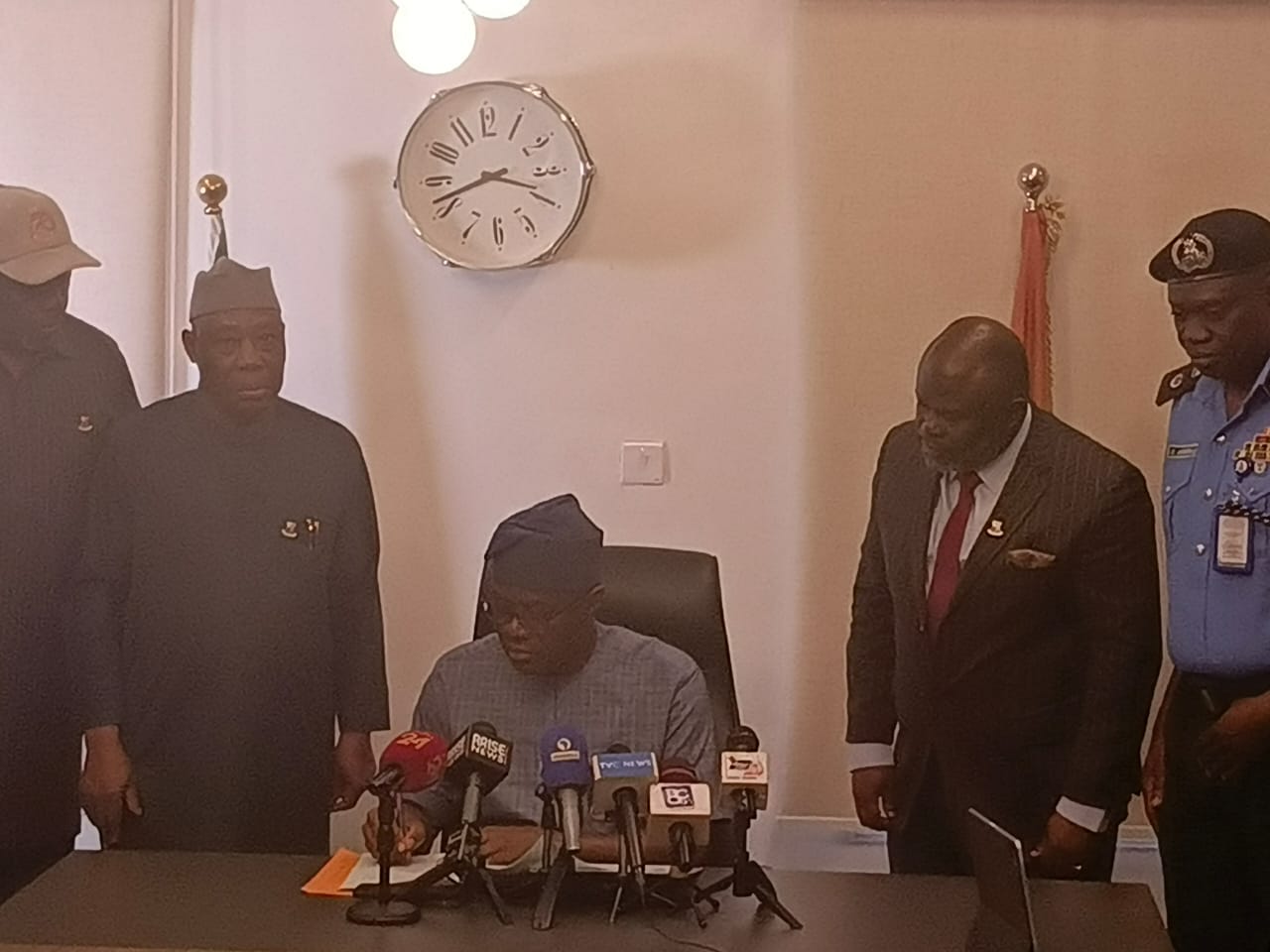 Makinde Signs Executive Order Regulating Security Groups in Oyo ...